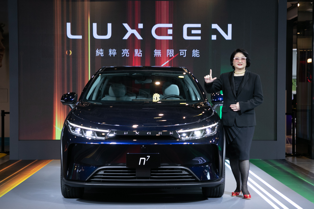 裕隆70邁向全域移動 YES!LIFE 裕隆城正式開幕! 嚴陳莉蓮起家厝辦喜事、乘坐 Luxgen n⁷ 驚喜現身 - CarStuff 人車事