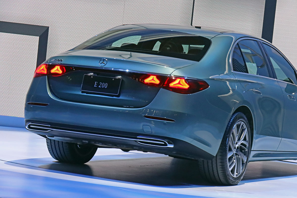 293 萬元起雙車種、四規格，Mercedes-Benz E-Class W214/S214 正式在台發表！ - CarStuff 人車事