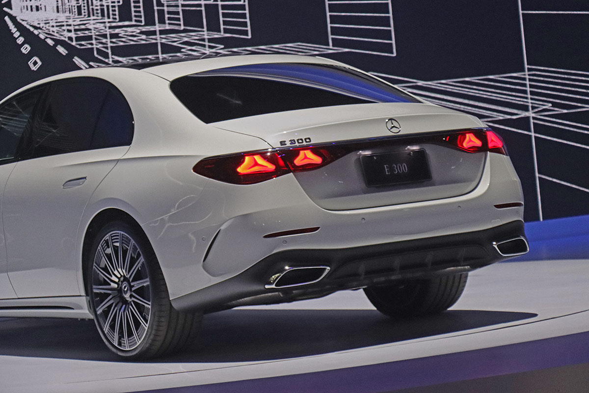 293 萬元起雙車種、四規格，Mercedes-Benz E-Class W214/S214 正式在台發表！ - CarStuff 人車事